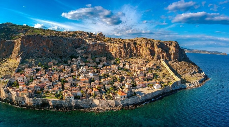 ΤΑΞΙΔΙ ΣΤΗΝ ΜΟΝΕΜΒΑΣΙΑ: Η ΕΚΠΛΗΚΤΙΚΗ ΔΙΑΔΡΟΜΗ ΣΤΗΝ ΚΑΣΤΡΟΠΟΛΙΤΕΙΑ ...