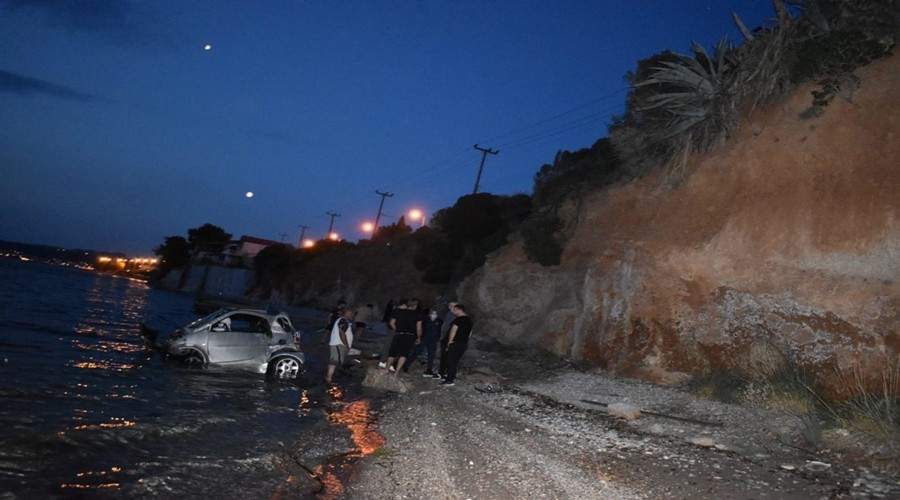ΣΟΚΑΡΙΣΤΙΚΟ ΑΤΥΧΗΜΑ ΣΤΗ ΣΑΛΑΜΙΝΑ: ΜΗΤΕΡΑ ΜΕ ΔΥΟ ΠΑΙΔΙΑ ΕΠΕΣΑΝ ΜΕ ΤΟ ...