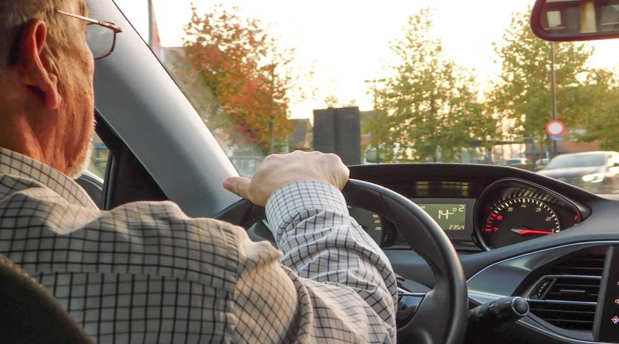 ΑΥΤΗ ΕΙΝΑΙ Η ΠΙΟ ΣΗΜΑΝΤΙΚΗ ΠΑΡΑΒΑΣΗ ΠΟΥ ΚΑΝΟΥΝ ΟΙ ΕΛΛΗΝΕΣ ΟΔΗΓΟΙ ...