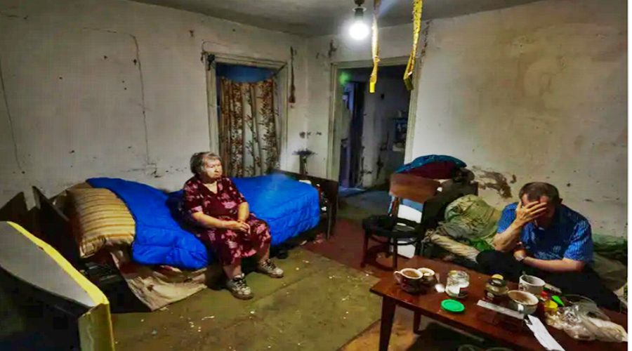 ΟΥΚΡΑΝΟΙ ΑΜΑΧΟΙ ΠΟΥ ΕΦΥΓΑΝ ΓΙΑ ΝΑ ΣΩΘΟΥΝ ΑΠΟ ΤΙΣ ΒΟΜΒΕΣ ΑΝΑΓΚΑΖΟΝΤΑΙ ΝΑ ...
