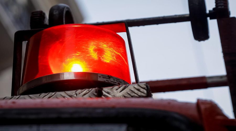 ΠΥΡΚΑΓΙΑ ΤΩΡΑ ΣΤΗ ΛΕΥΚΑΔΑ - ΜΕ ΕΝΑΕΡΙΑ ΜΕΣΑ ΕΠΙΧΕΙΡΕΙ Η ΠΥΡΟΣΒΕΣΤΙΚΗ ...
