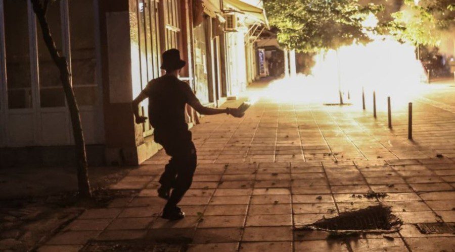 ΘΕΣΣΑΛΟΝΙΚΗ: ΕΠΙΘΕΣΗ ΜΕ ΜΟΛΟΤΟΦ ΣΕ ΔΙΜΟΙΡΙΑ ΤΩΝ ΜΑΤ ΣΤΟ ΑΠΘ - Active ...