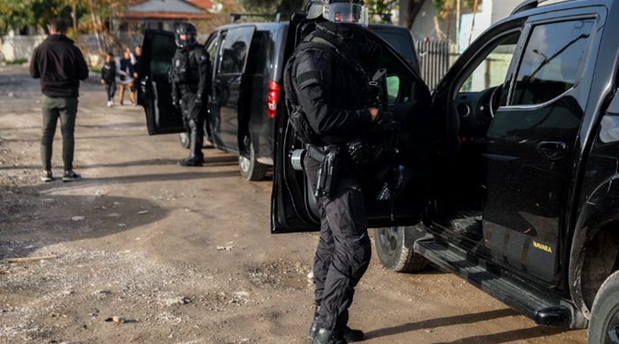 ΕΠΤΑ ΣΥΛΛΗΨΕΙΣ ΣΤΗ ΔΥΤ. ΑΤΤΙΚΗ: ΜΕΓΑΛΗ ΑΣΤΥΝΟΜΙΚΗ ΕΠΙΧΕΙΡΗΣΗ ΜΕ ΕΦΟΔΟΥΣ ...