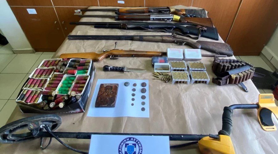 ΚΡΗΤΗ: ΕΚΡΥΒΑΝ ΟΠΛΑ ΚΑΙ ΑΡΧΑΙΑ ΣΤΑ ΣΠΙΤΙΑ ΤΟΥΣ - ΔΥΟ ΣΥΛΛΗΨΕΙΣ - Active ...