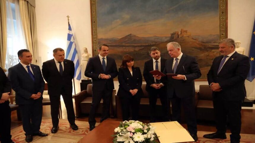 Η ΒΟΥΛΗ ΑΠΕΤΙΣΕ ΦΟΡΟ ΤΙΜΗΣ ΣΤΗΝ 25Η ΜΑΡΤΙΟΥ - ΤΑ ΔΩΡΑ ΠΟΥ ΕΚΑΝΕ Ο ...