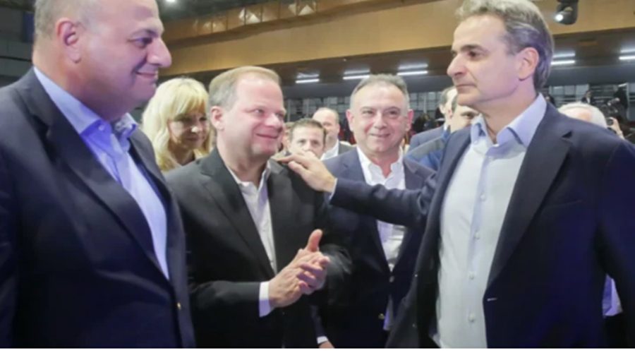 ΠΡΩΤΗ ΜΗΝΥΣΗ ΣΤΟΝ ΚΩΣΤΑ ΚΑΡΑΜΑΝΛΗ ΓΙΑ ΤΗΝ ΤΡΑΓΩΔΙΑ ΣΤΑ ΤΕΜΠΗ ...