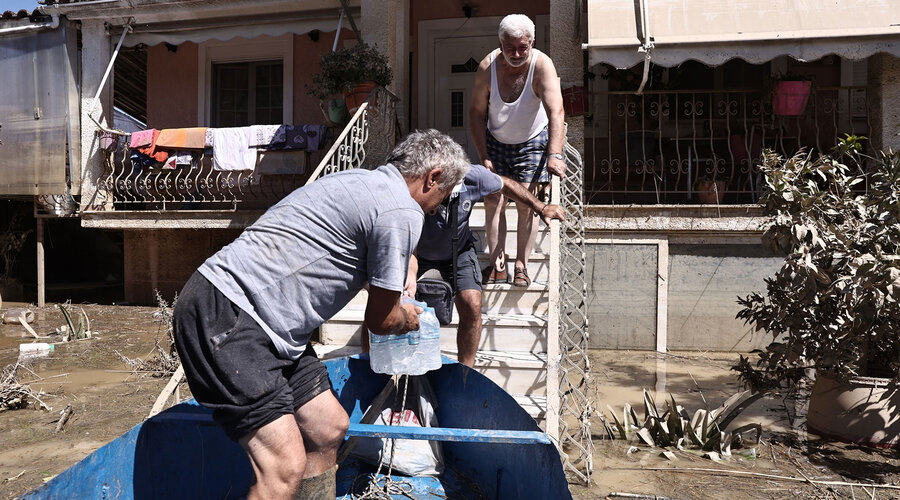 ΘΕΣΣΑΛΙΑ: Η ΑΝΘΡΩΠΙΑ ΔΕΝ ΒΟΥΛΙΑΞΕ ΣΤΟΝ ΚΑΜΠΟ - ΕΘΕΛΟΝΤΕΣ ΜΙΛΟΥΝ ΣΤΗΝ "Κ ...